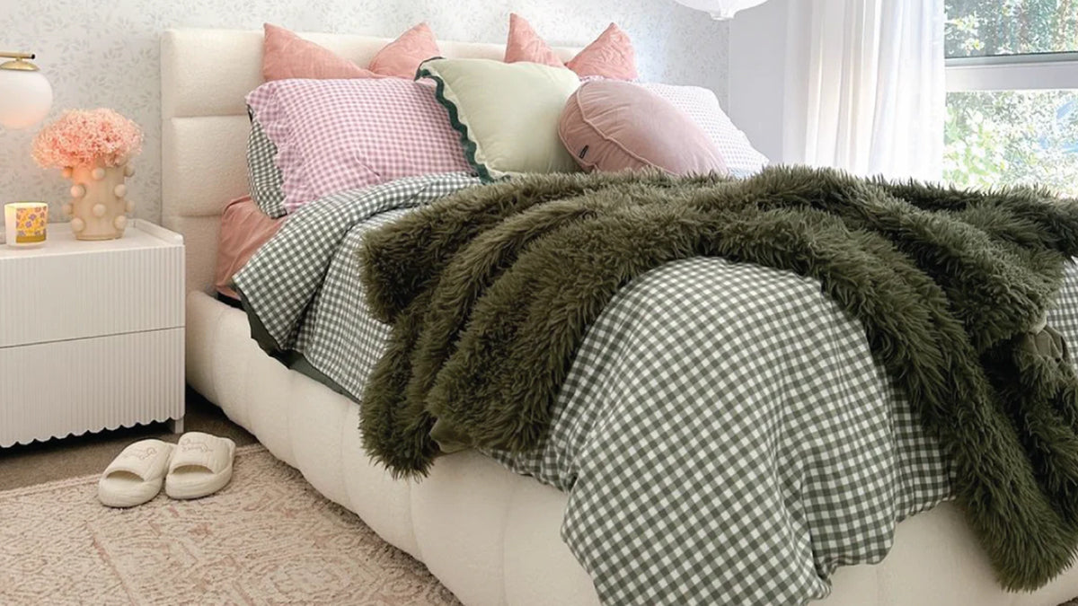 Bedside Table Styling Ideas: How To Style a Bedside Table – Luxo Living